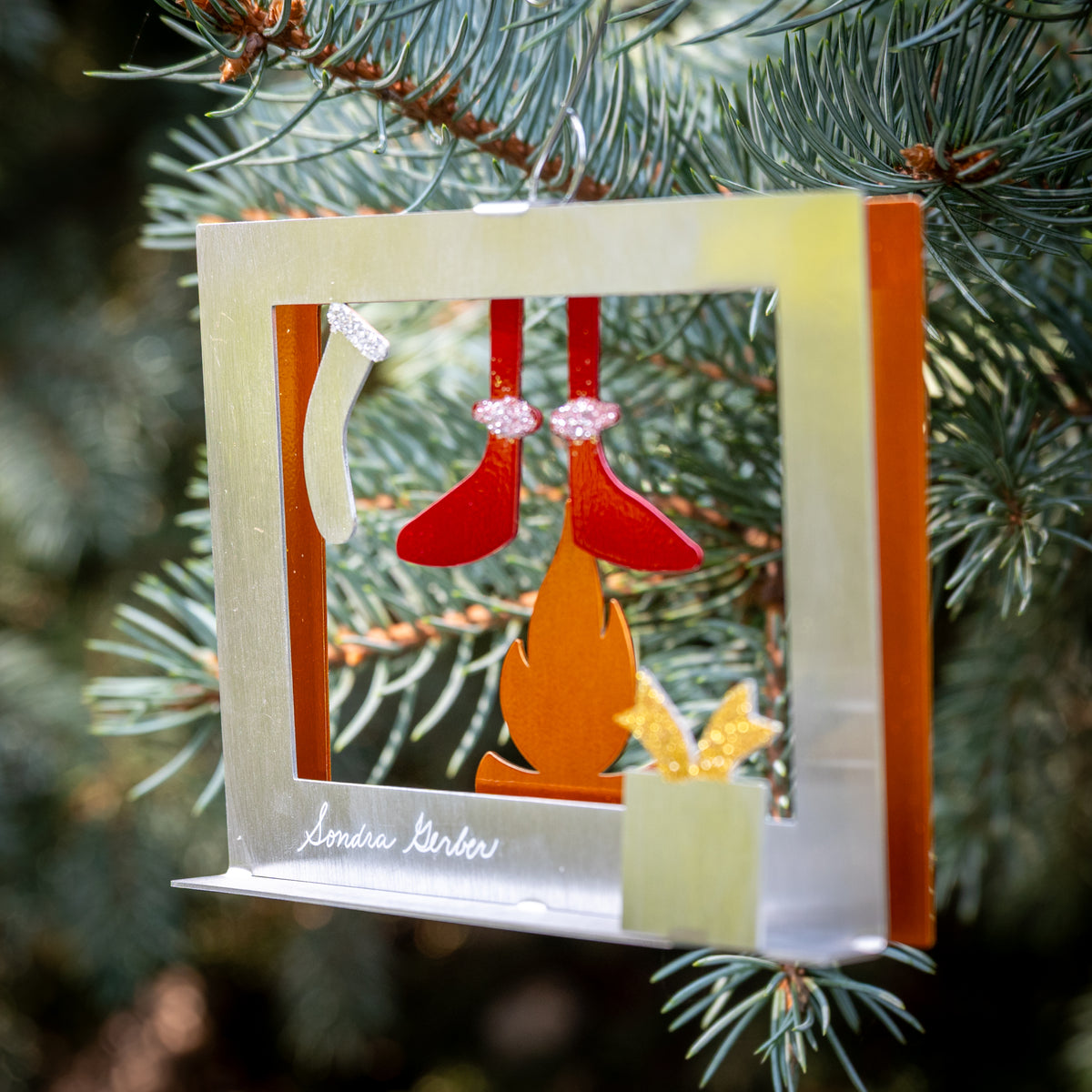 Toasty Toes Ornament 2025 – Sondra Gerber - Metal Petal Art